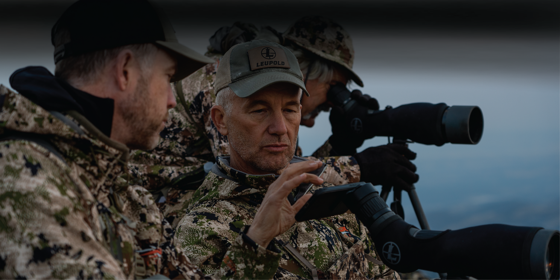 Ollin: Magnetic Spotting Scope Adapter System